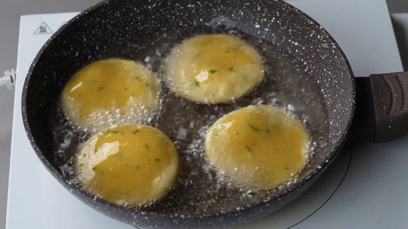 Crispy Besan Poori – How to Make Gram Flour Crispy Poori Recipe ...