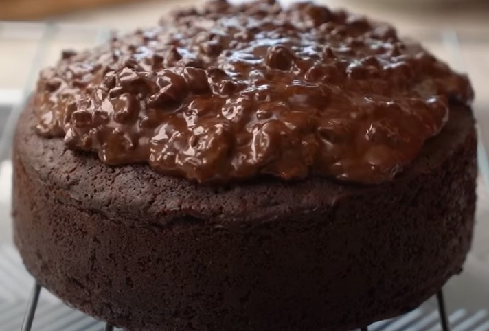 Vegan Ragi Chocolate Cake (Without Oven)